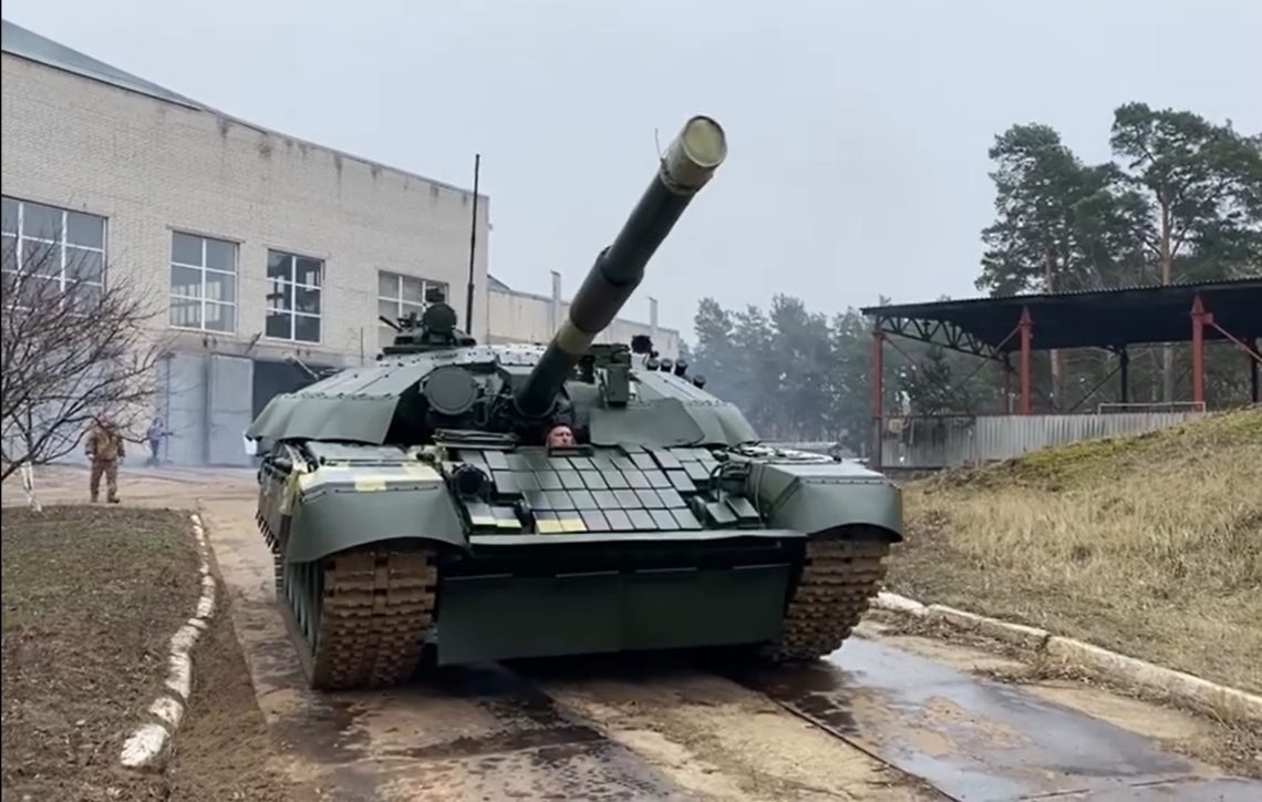 Ukrainian Army receives final batch of upgraded T-72 tanks