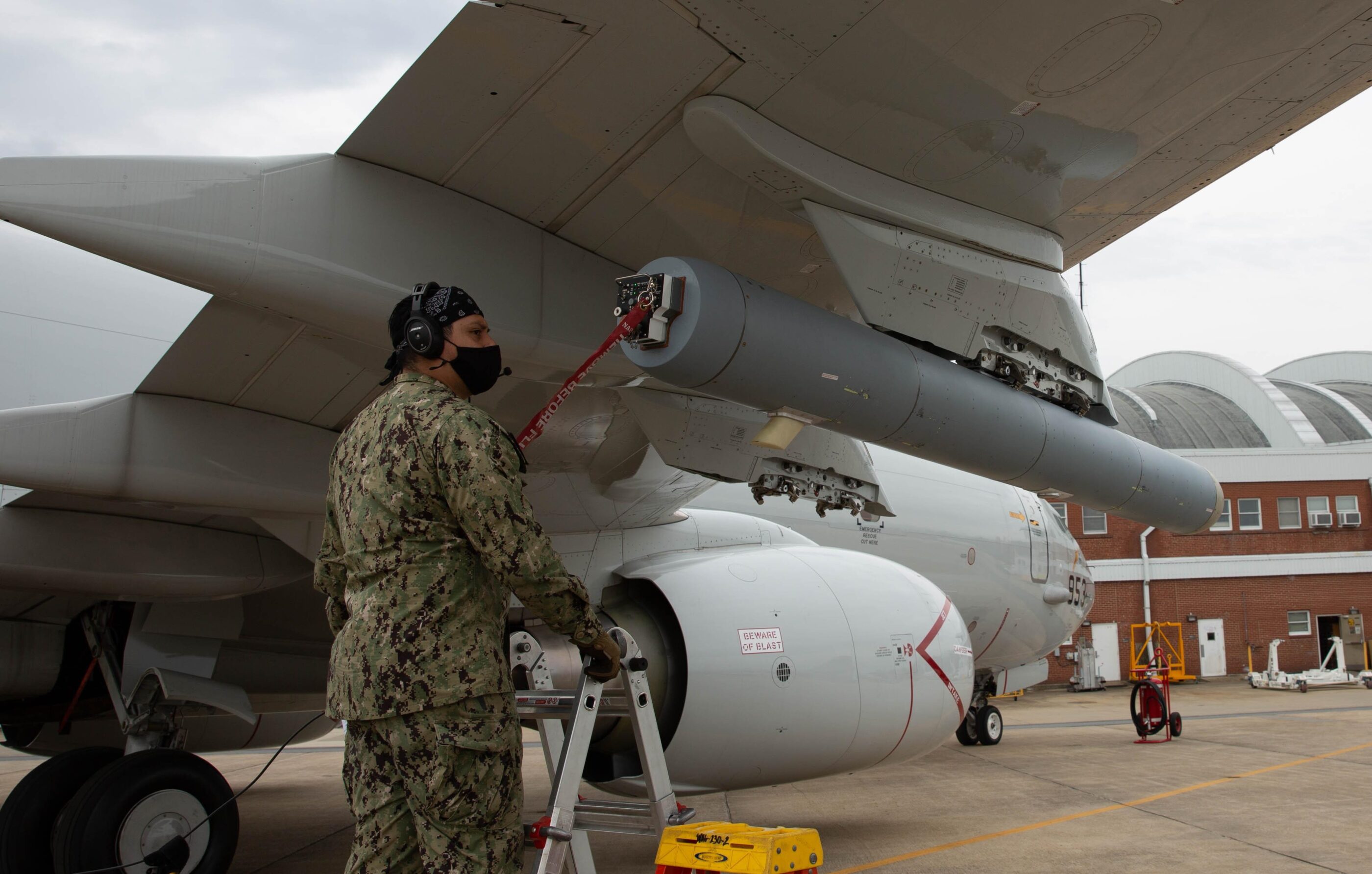 U.S. Navy completes effectiveness test of new radio frequency ...