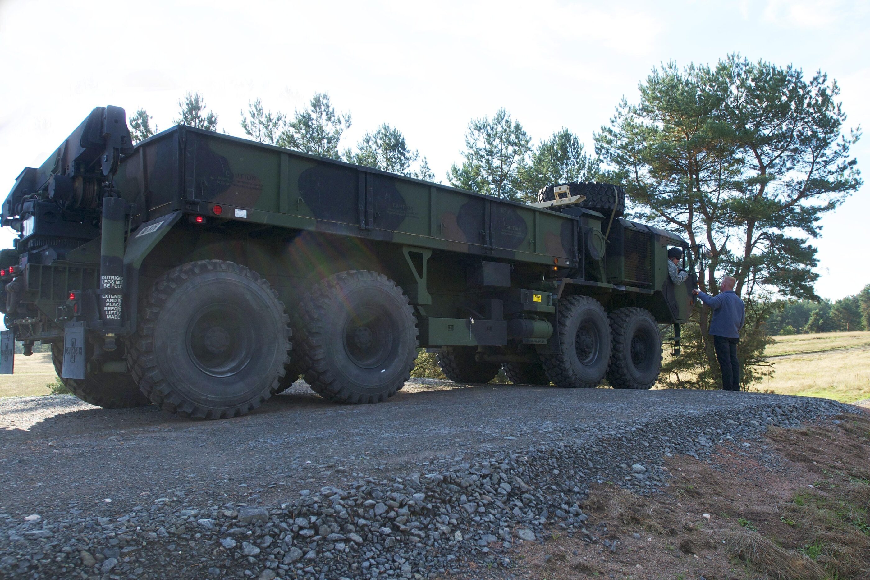 U.S. Army awards contracts for next-gen heavy truck