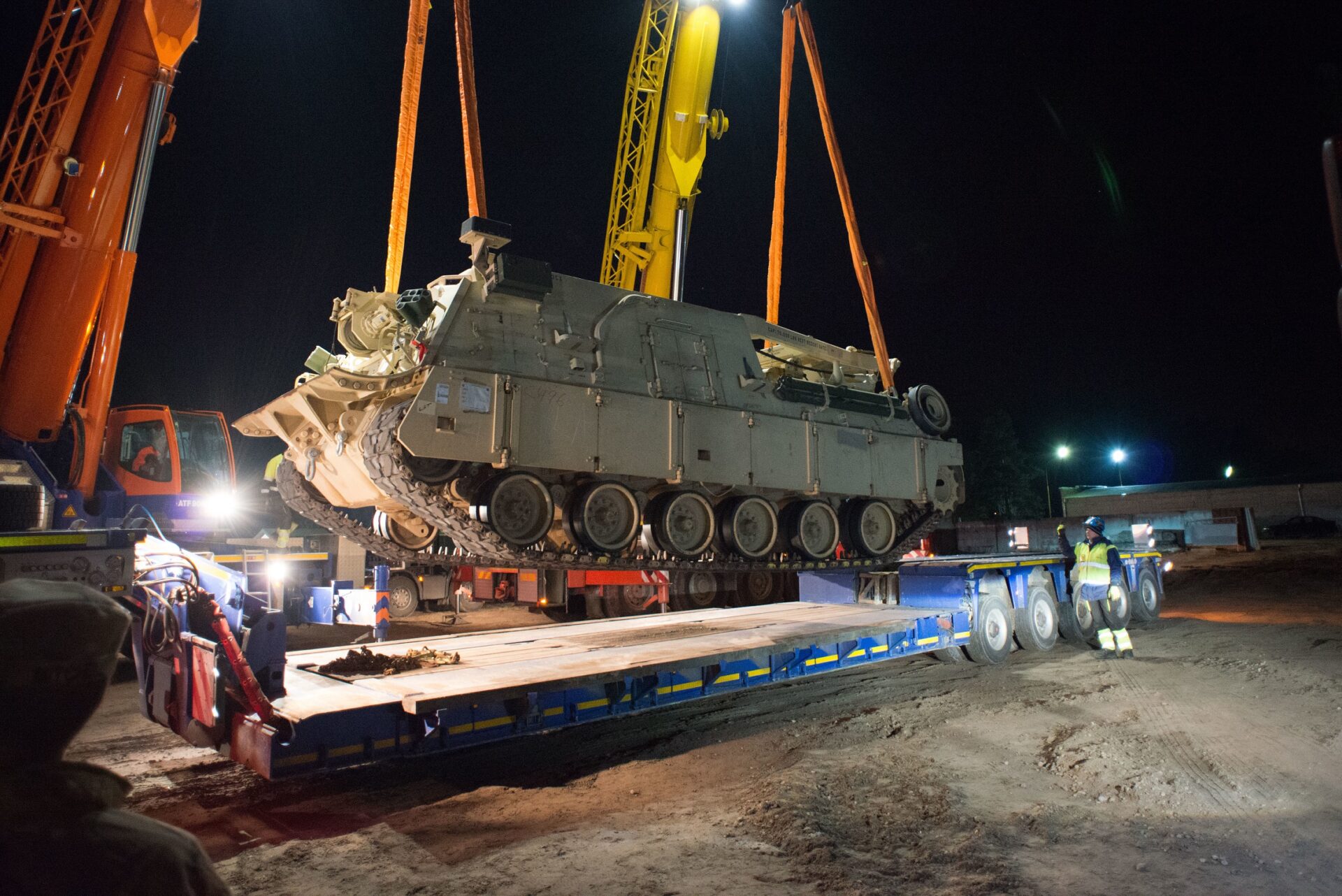Ukrainian Army receives Hercules armored recovery vehicles