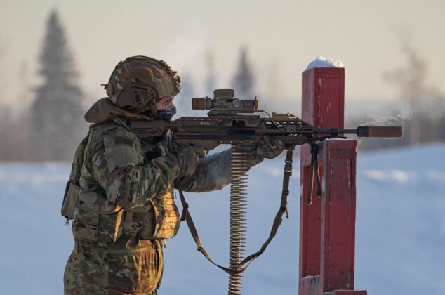 US Soldiers test next-gen weapons in extreme cold weather