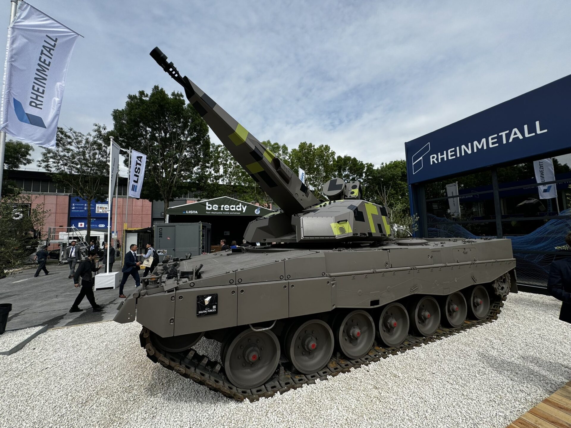 Rheinmetall unveils hybrid tank and air defense system