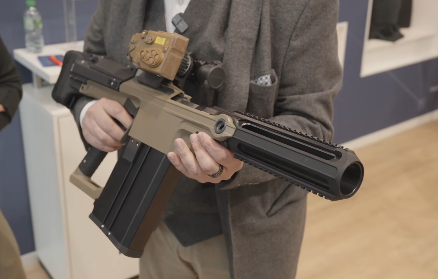 SSW40 grenade launcher demonstrated in live-fire test