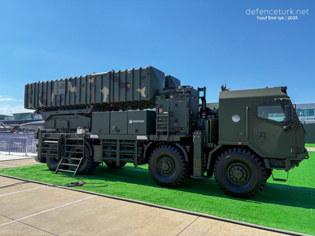 Roketsan shows KHAN missile system at IDEF 2025