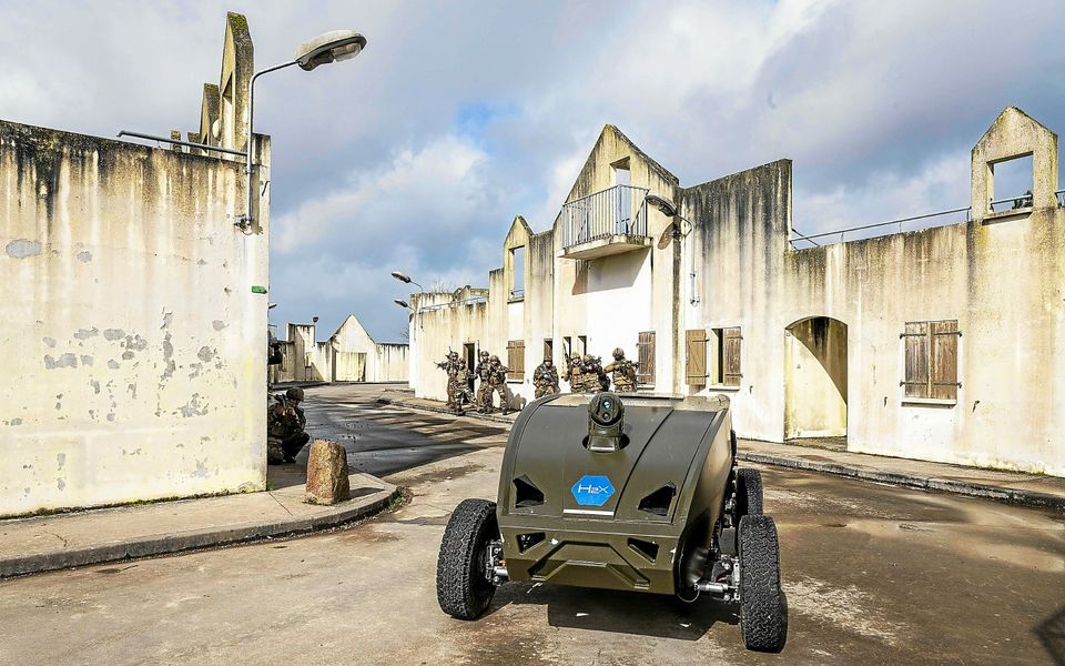 Polish-French team unveils hydrogen-powered robot