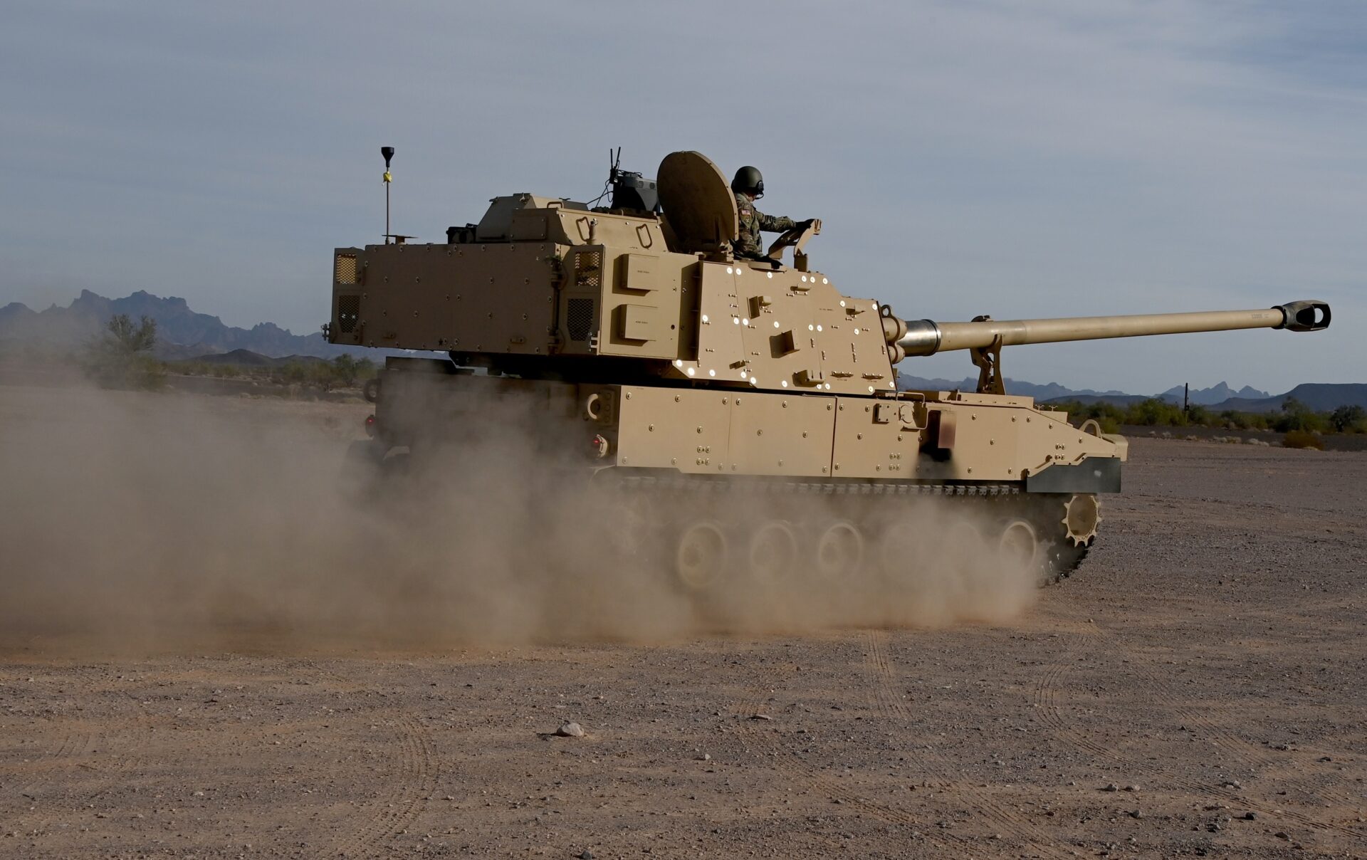 U.S. Army looks to expand artillery range