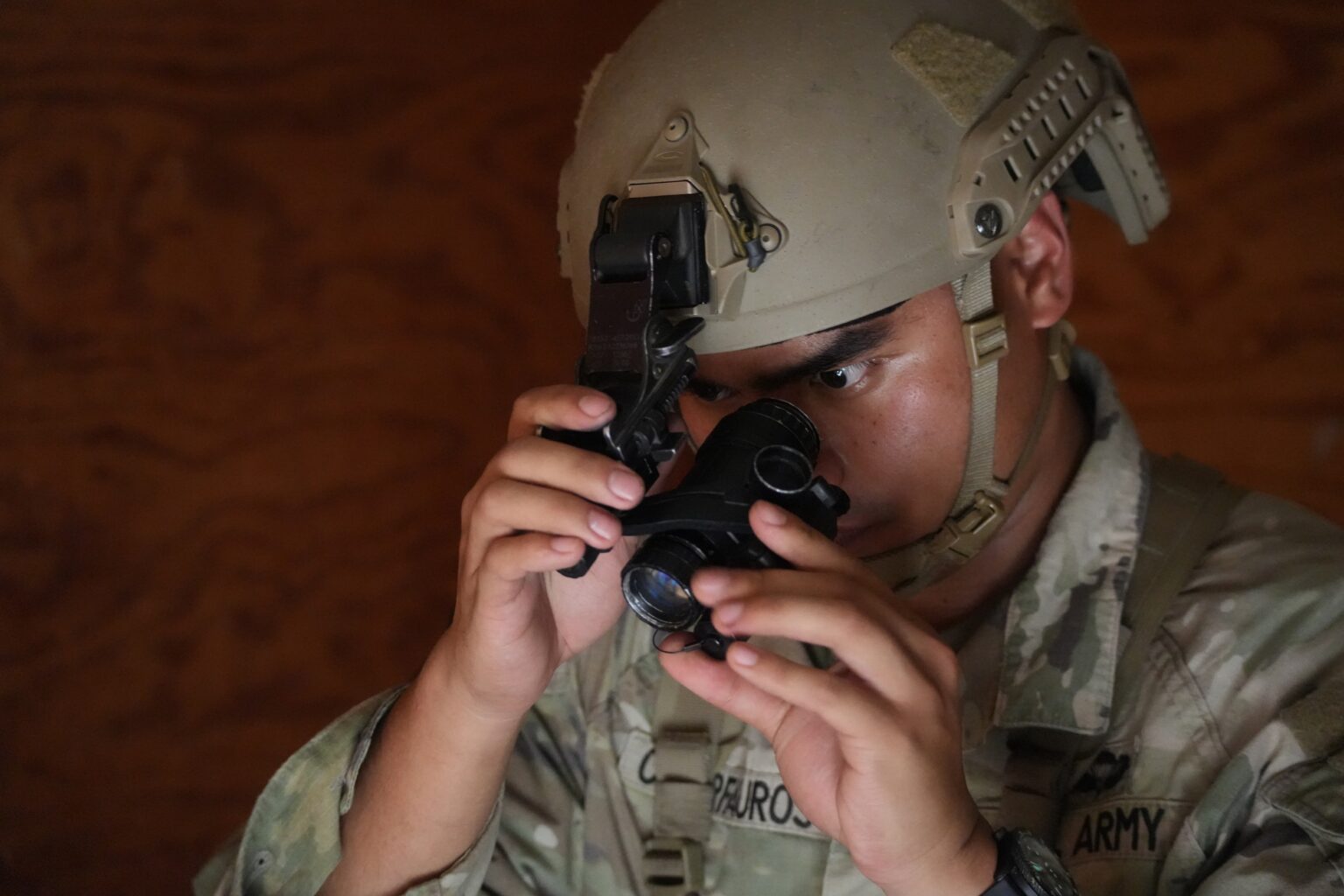 U.S. Army awards deal to upgrade AN/PVS-14 night vision devices