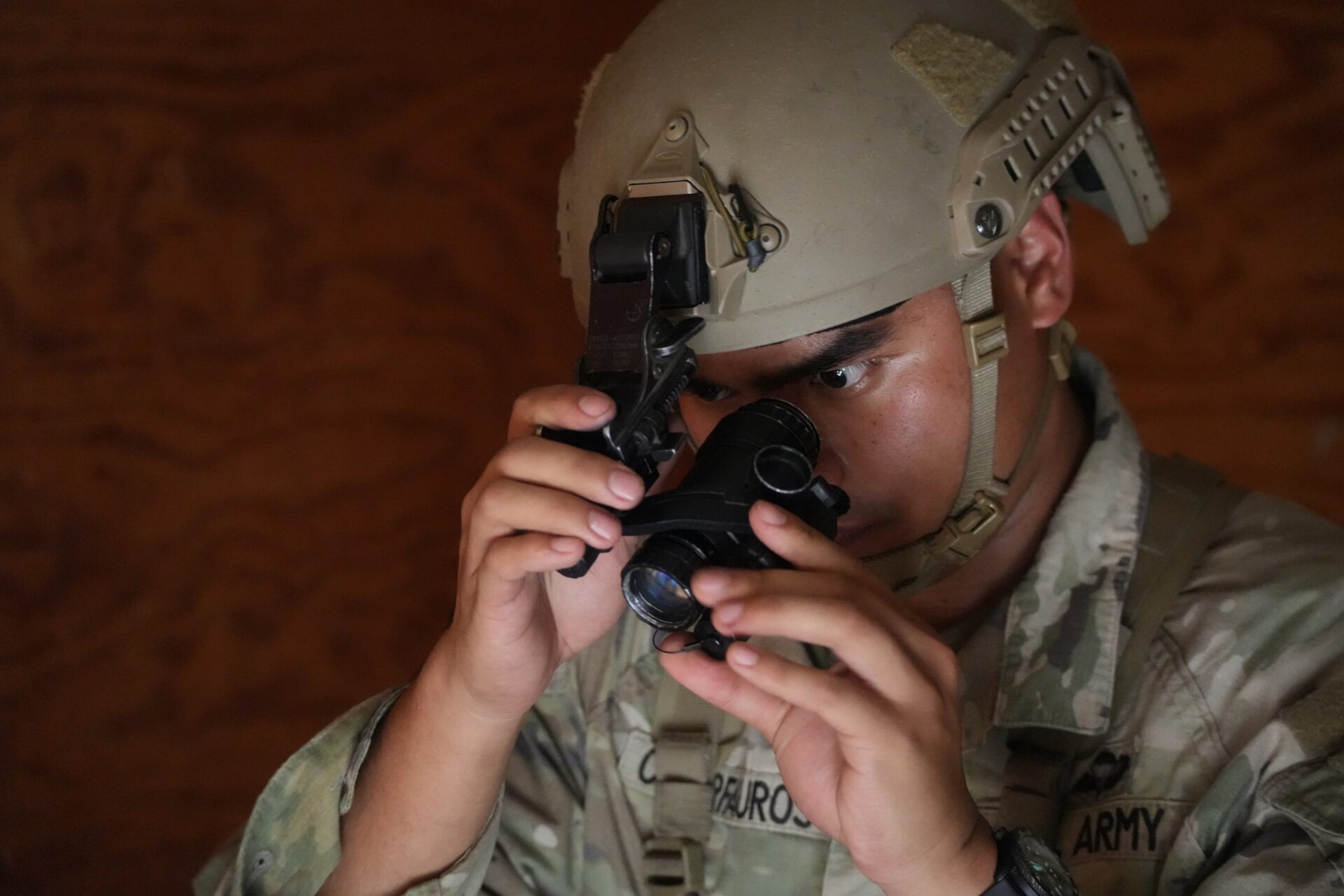 U.S. Army awards deal to upgrade AN/PVS-14 night vision devices